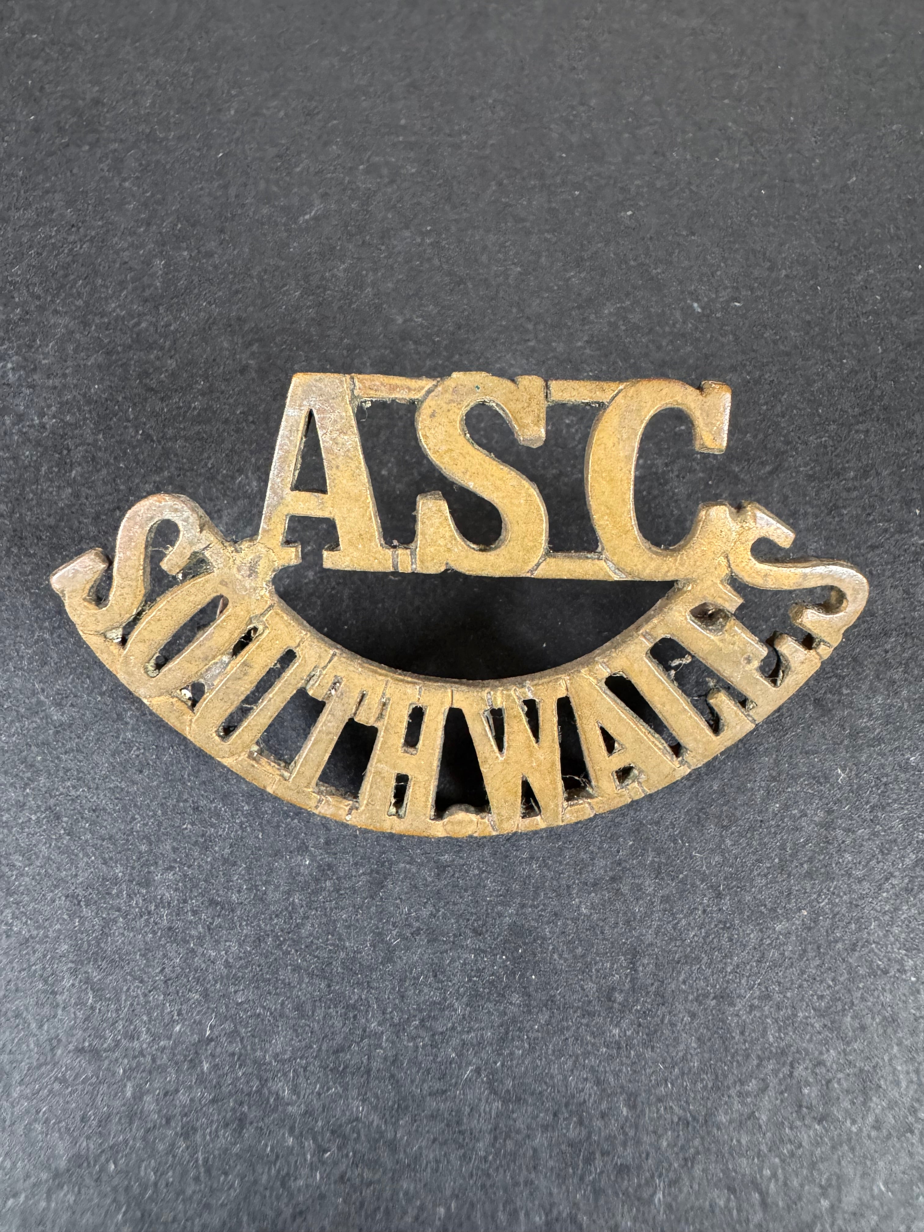WW1 British Army ASC SOUTH WALES Shoulder Title – Medals-Militaria