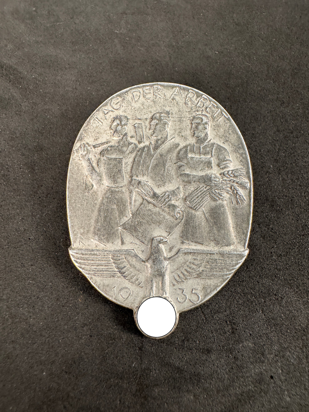 Third Reich Tag Der Arbeit 1935 Tinnie Badge – Medals-Militaria