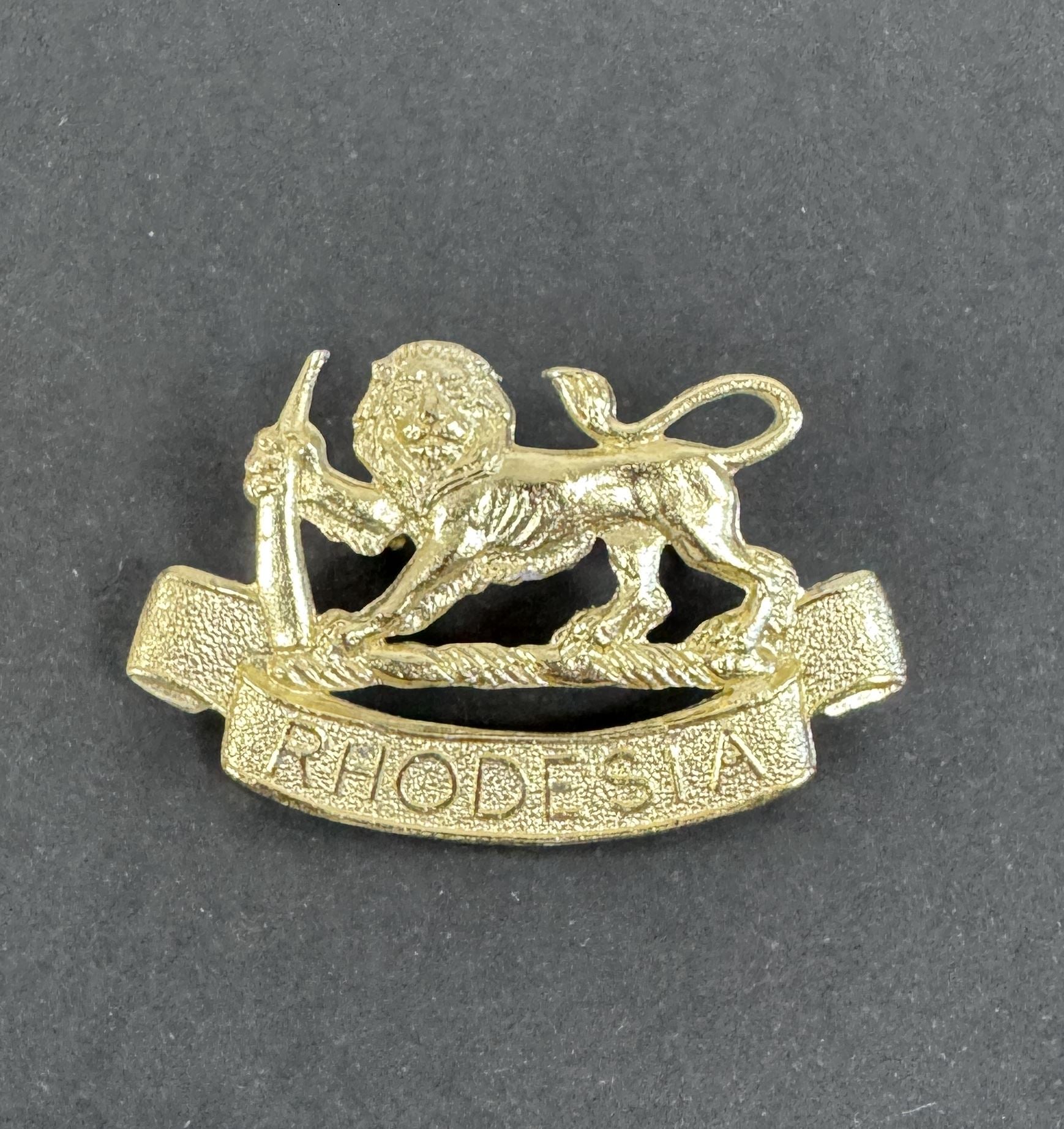 Rhodesia Army General Service Cap Badge 1972 – 1980 – Medals-Militaria