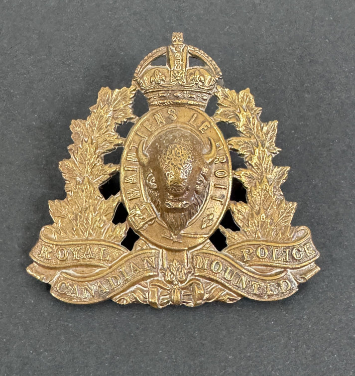 Royal Canadian Mounted Police (RCMP) Cap Badge – Medals-Militaria