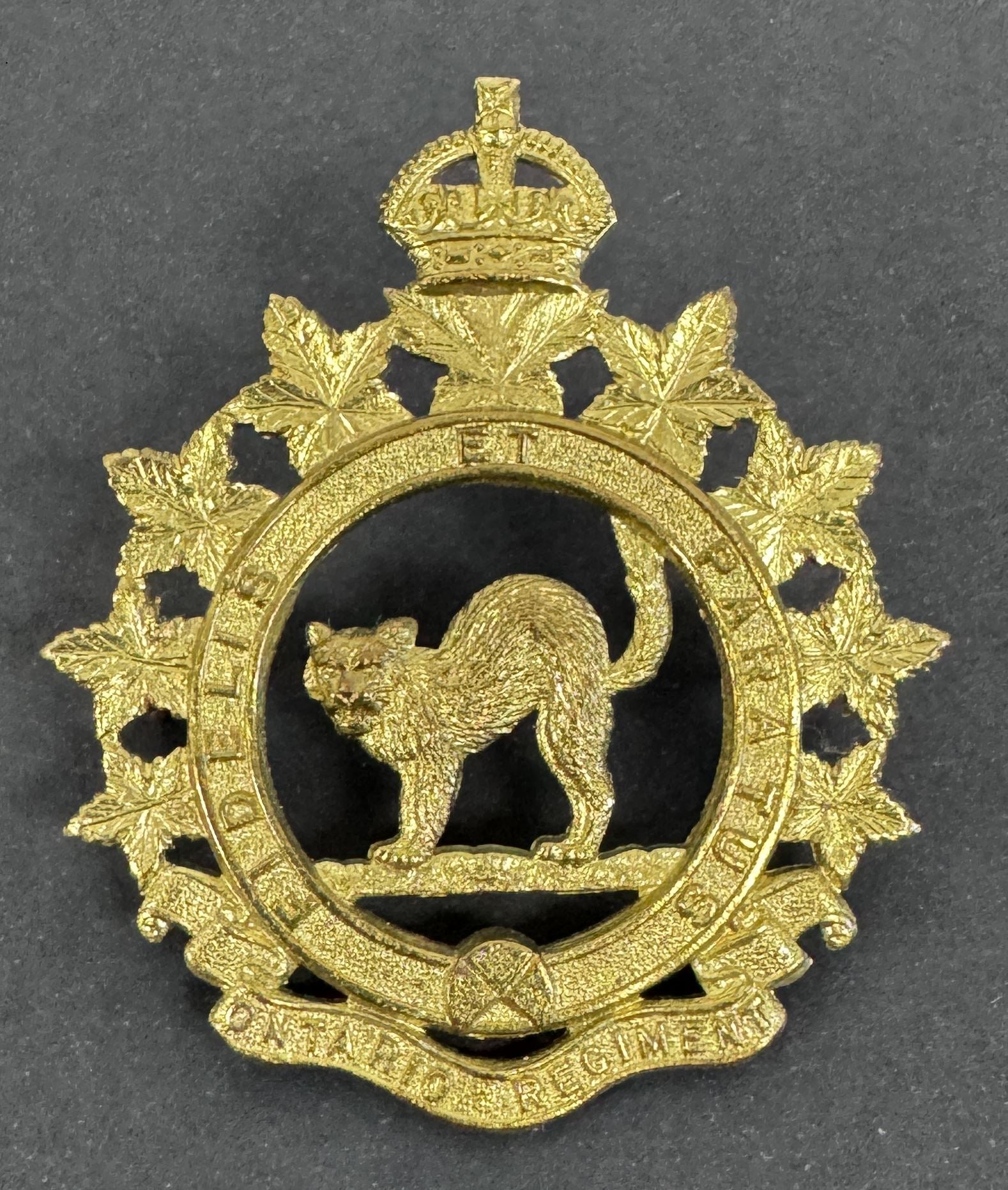 WW2 Canadian Army Ontario (Tank) Regiment Cap Badge – Medals-Militaria