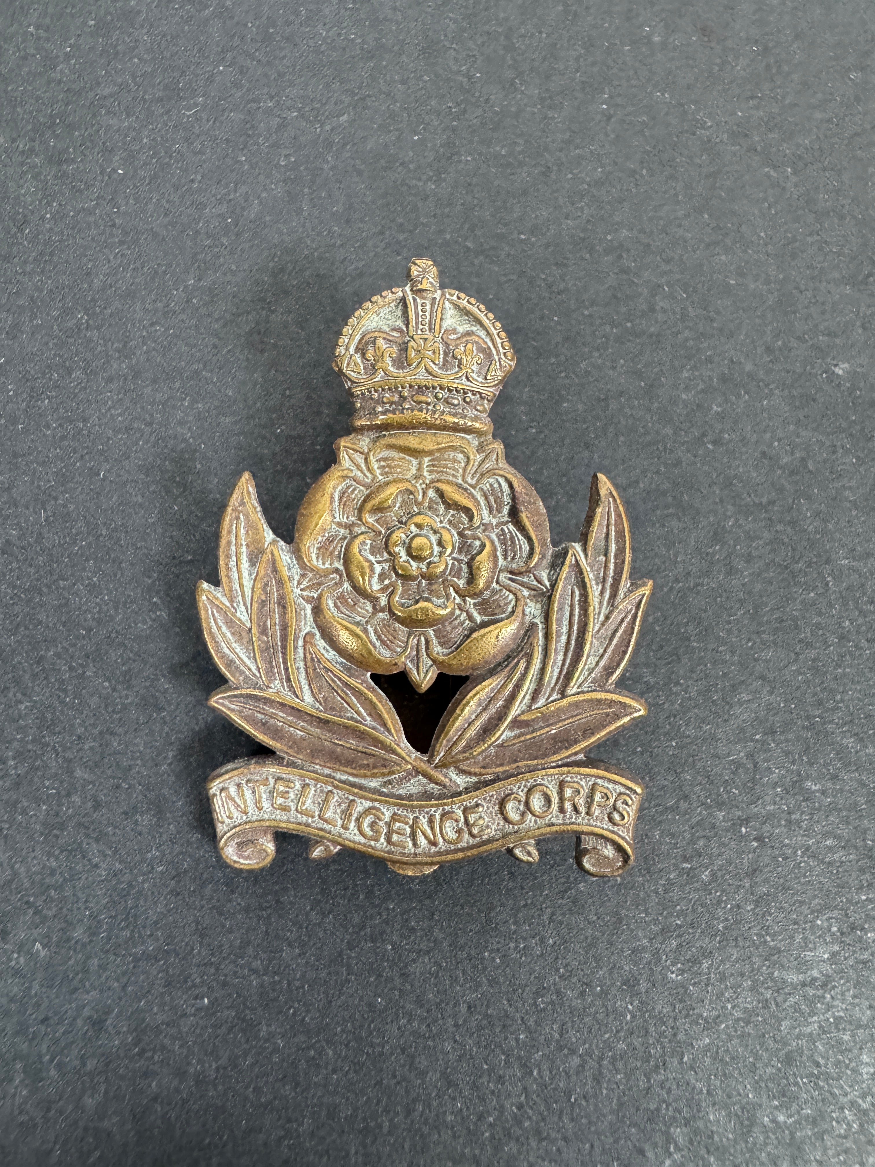 WW2 British Army Intelligence Corps Other Ranks Cap Badge – Medals ...