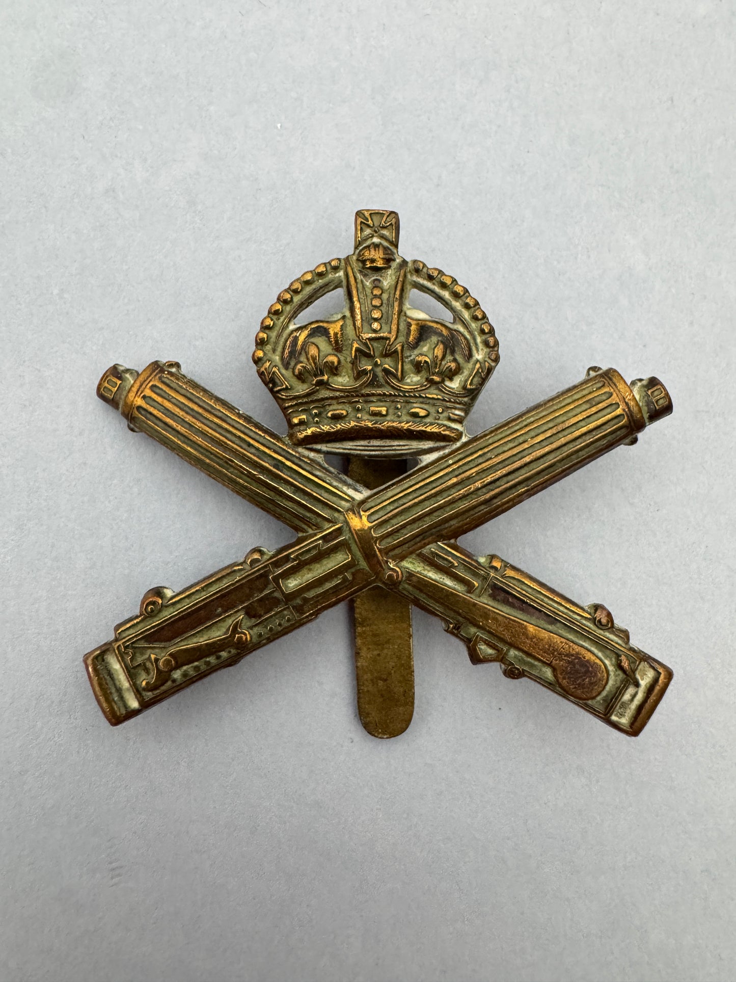WW1 British Army Machine Gun Corps (MGC) Cap Badge – Medals-Militaria