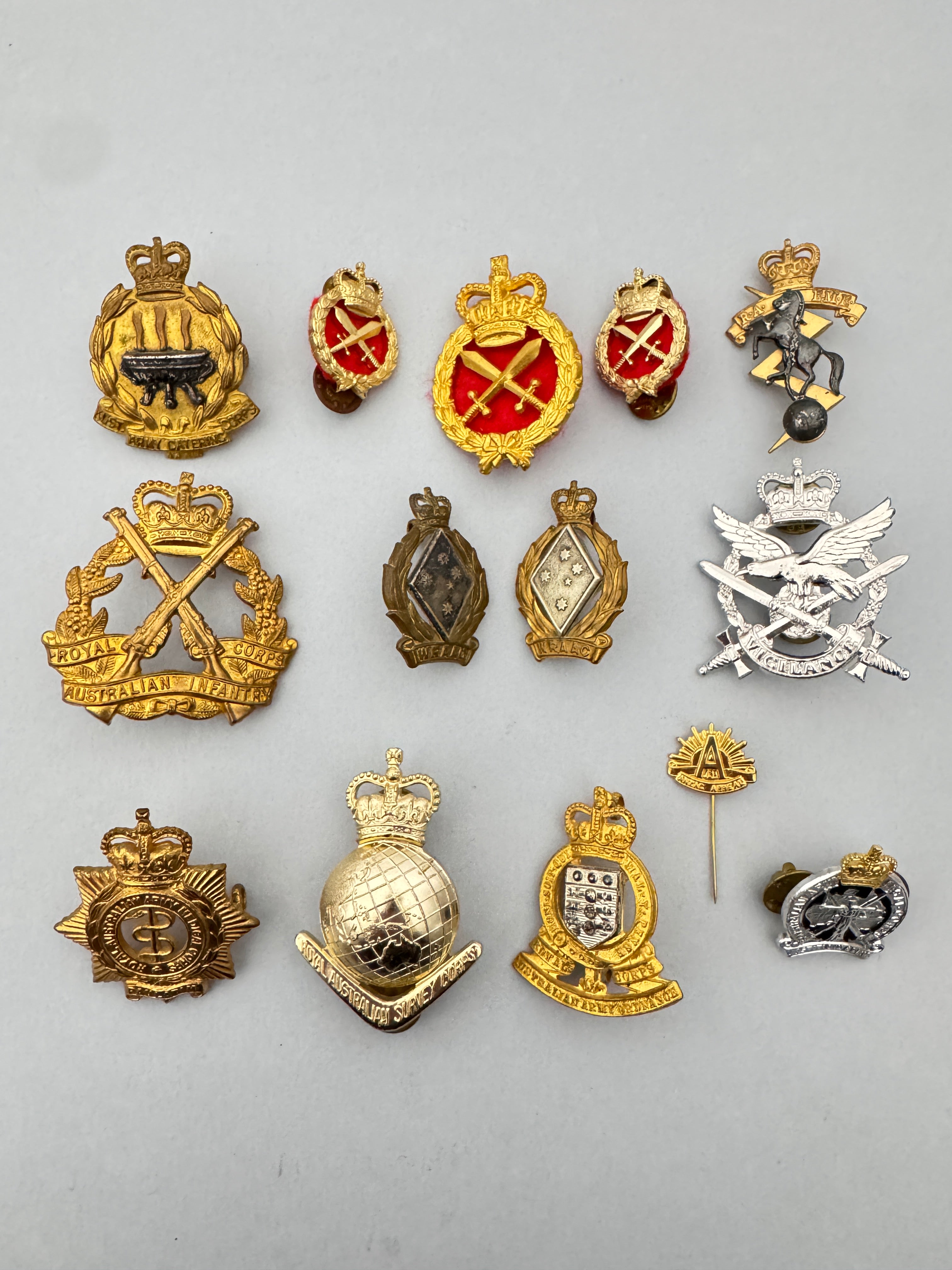 Post WW2 Australian Army Cap Badges ANZAC – Medals-Militaria