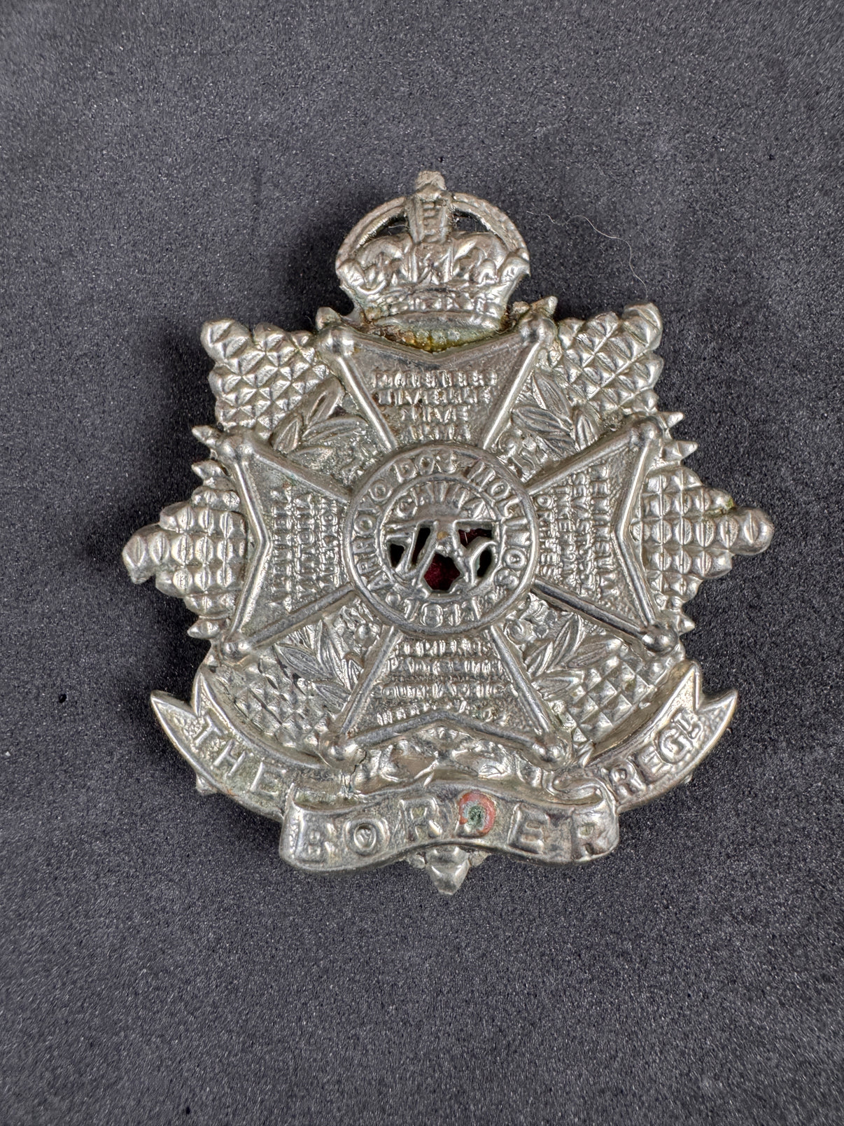WW2 British Army Border Regiment Cap Badge – Medals-Militaria
