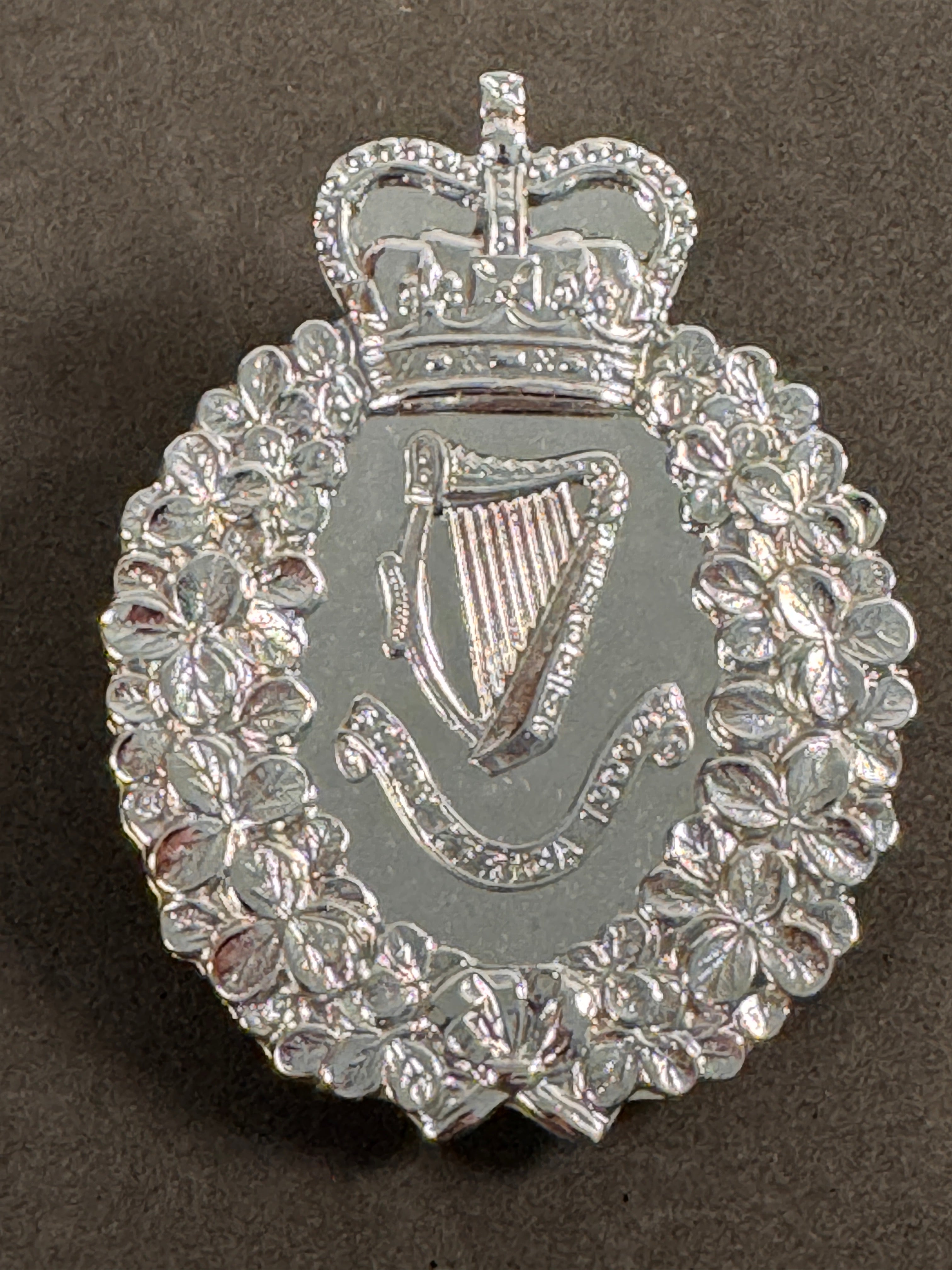 After WW2 British Army London Irish Piper’s Caubeen Badge – Medals ...