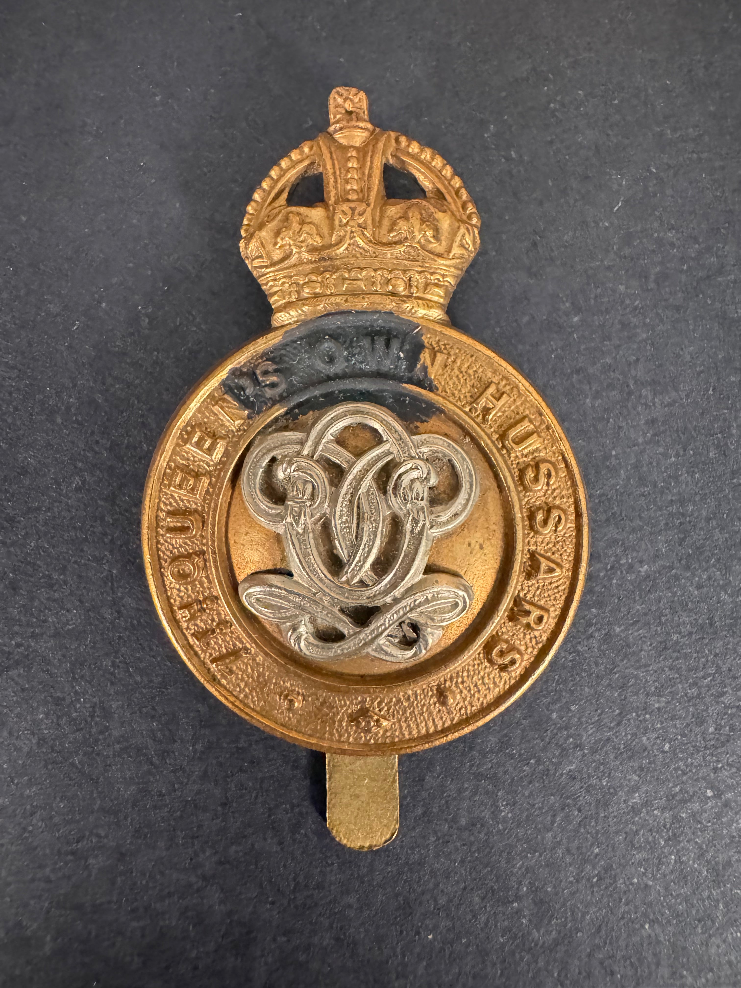 WW1 British Army 7th Queen's Own Hussars Cap Badge – Medals-Militaria