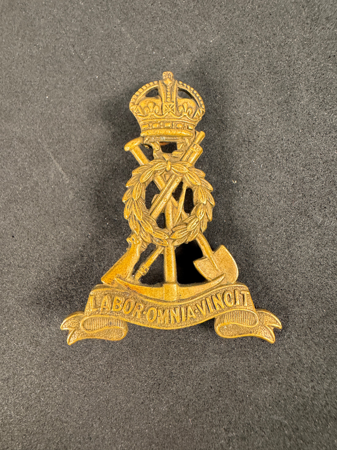 WW1 British Army Labour (Labor) Corps Cap Badge – Medals-Militaria